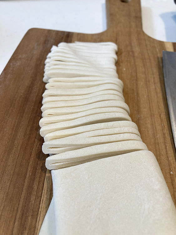 手打ちでうどん Udon making – アリサンオーガニックセンター Alishan Organic Center